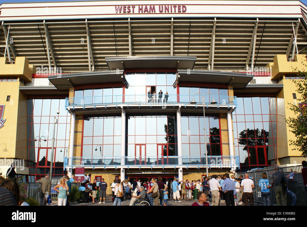 Upton park stadium hi-res stock photography and images - Alamy