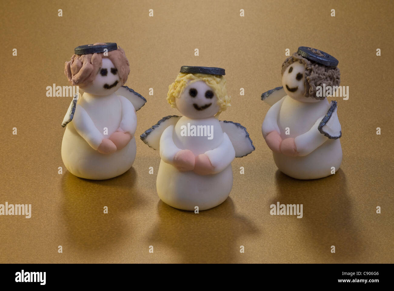 Singing angels hi-res stock photography and images - Alamy