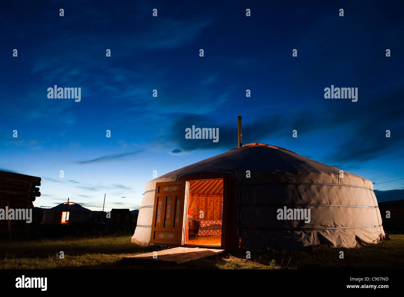 Mongolian house hi-res stock photography and images - Alamy