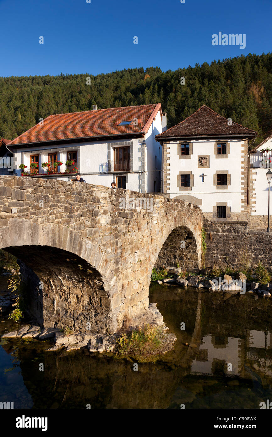 Navarra spain bridge hi-res stock photography and images - Alamy