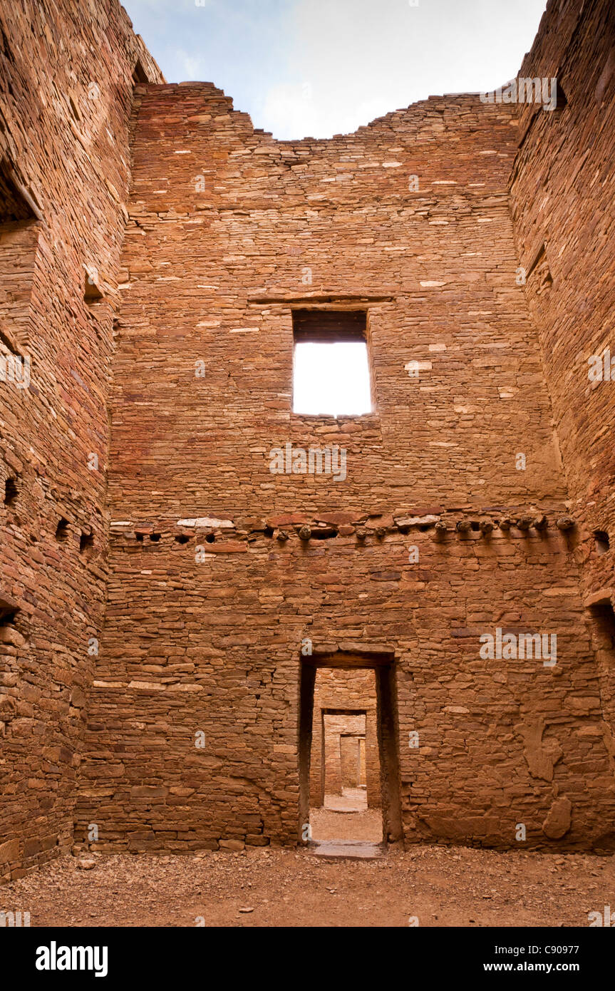 Room and doorways, Pueblo Bonito ruin, Chaco Culture National ...