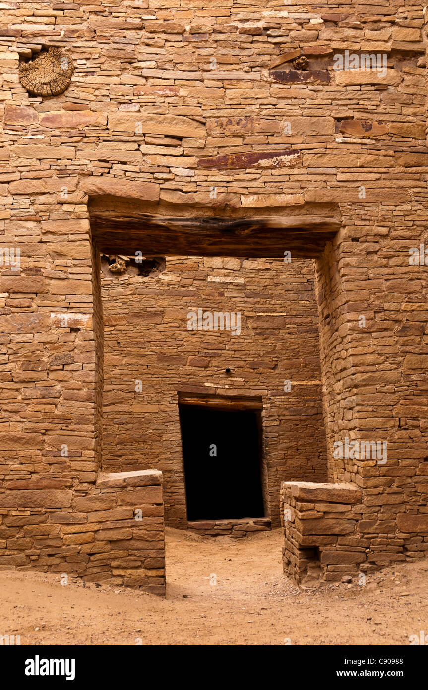 T shaped doorway hi-res stock photography and images - Alamy
