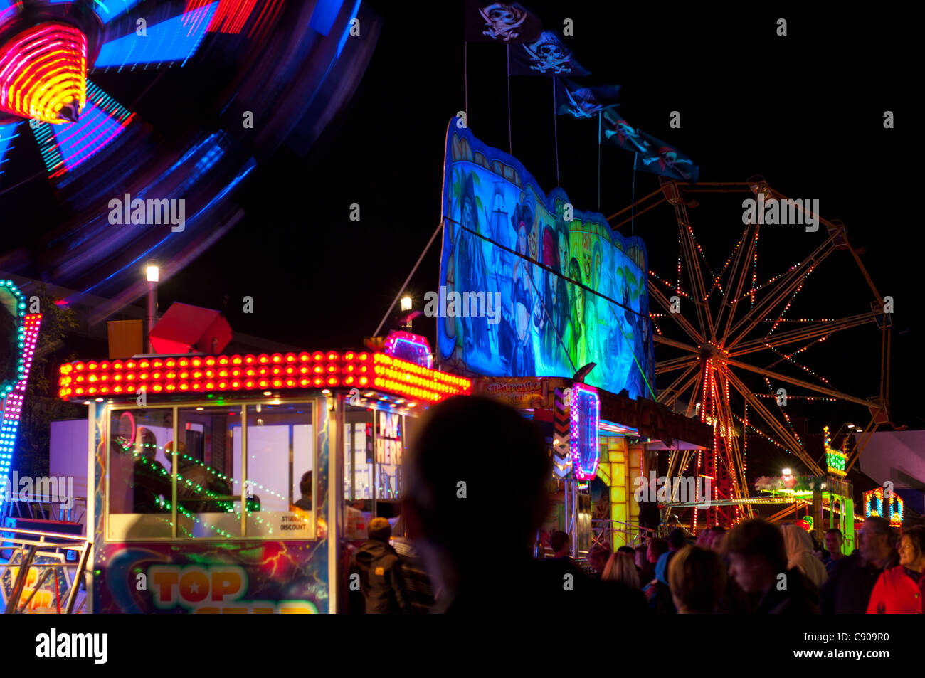 Fairground lights hi-res stock photography and images - Alamy