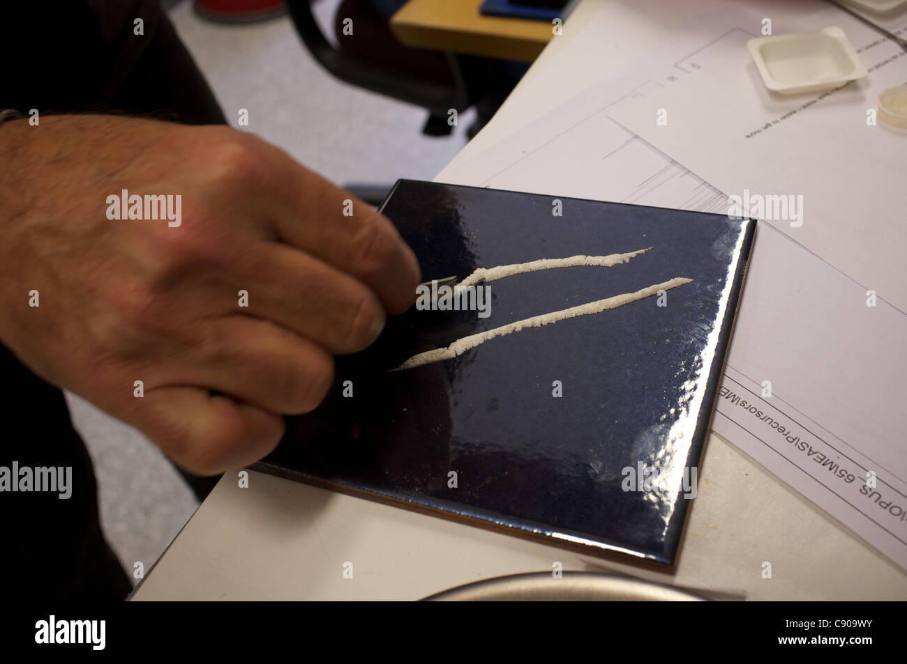 Lines Of Cocaine High Resolution Stock Photography and Images - Alamy