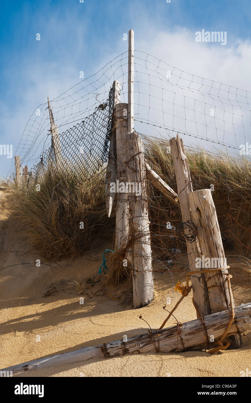 Landscape, Fence Posts, Desiccated, Sand dunes Stock Photo - Alamy