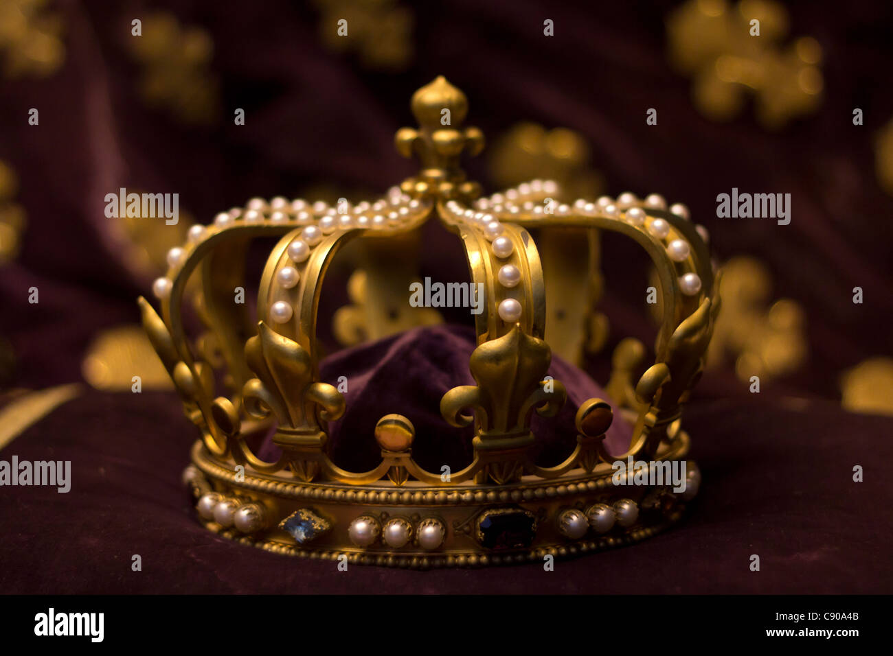 Ceremonial crown on display in Basilique Saint-Denis, Saint Denis, Ile ...