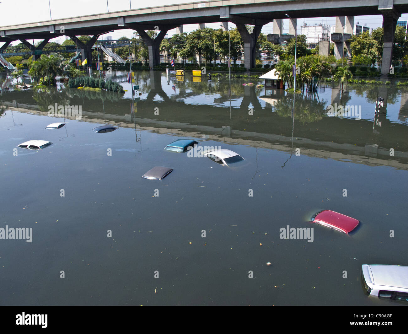 Bangkok floods hi-res stock photography and images - Alamy