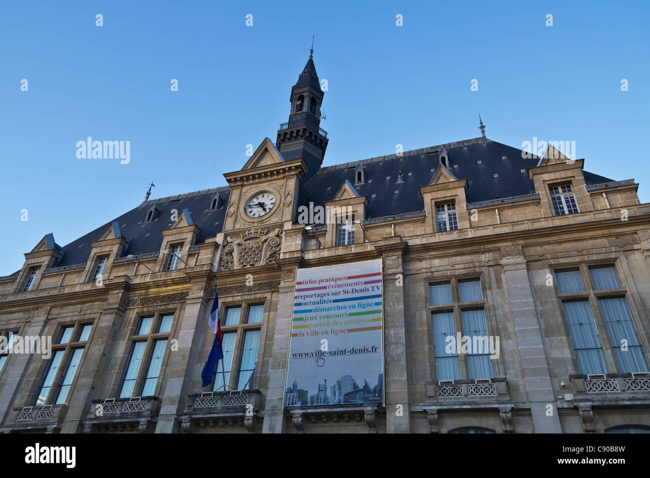 Saint denis facade hi-res stock photography and images - Alamy