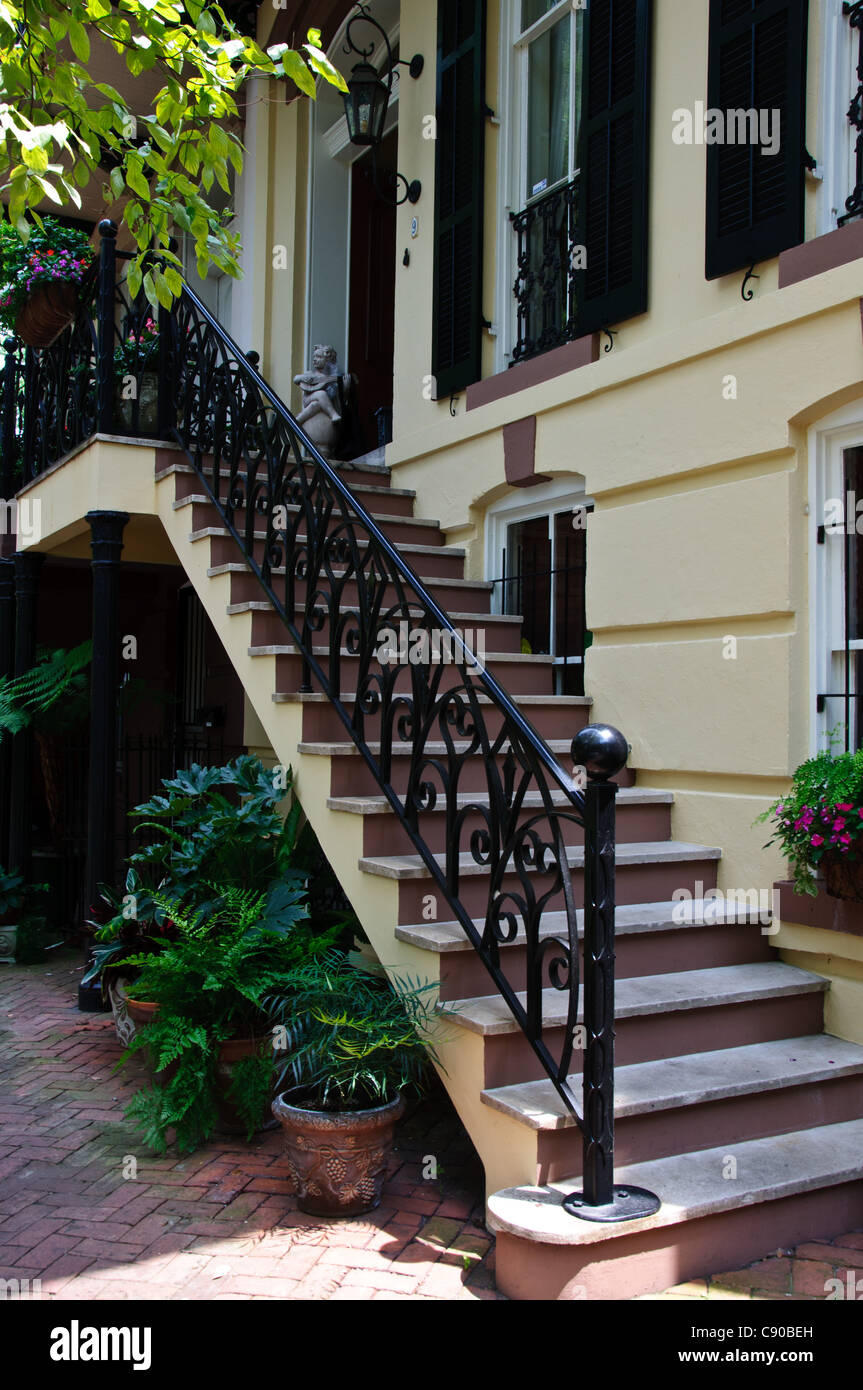 Gordon square garden hi-res stock photography and images - Alamy