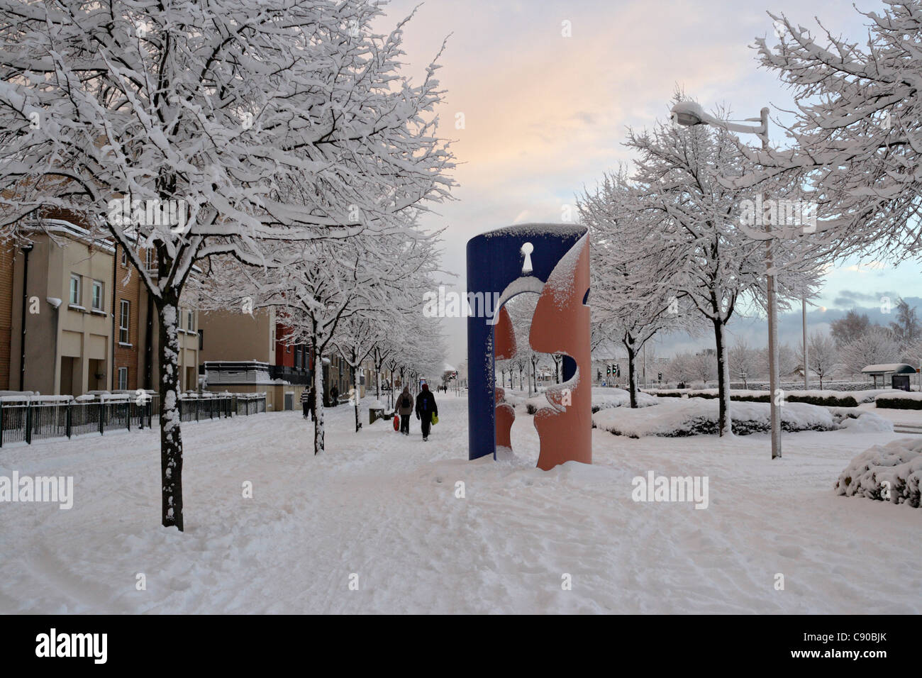 Cardiff bay snow hi-res stock photography and images - Alamy
