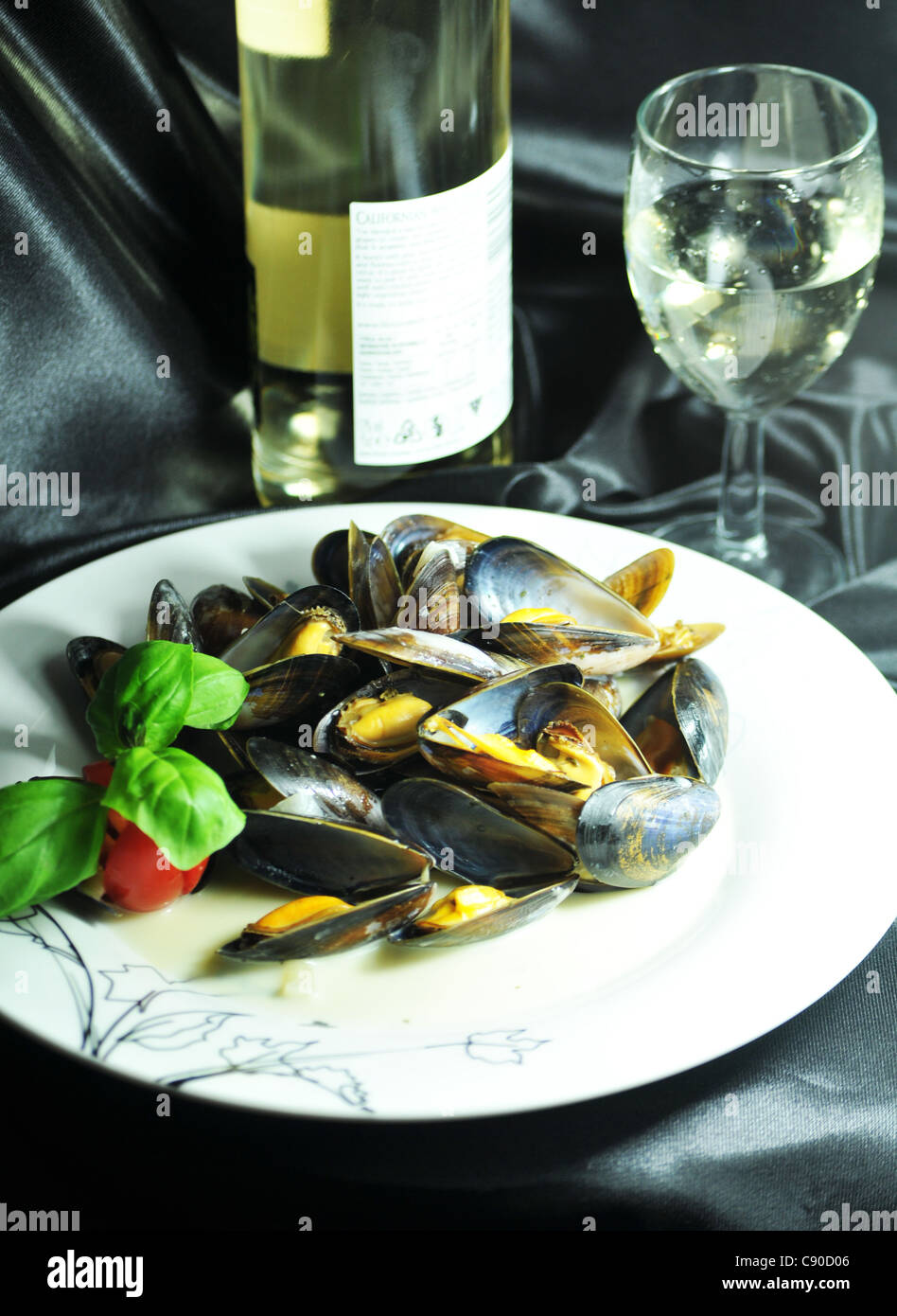 Mussel silk hi-res stock photography and images - Alamy