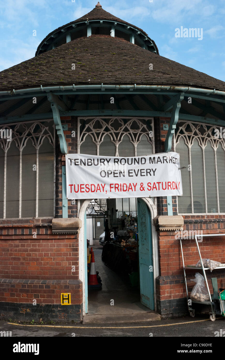 The round market in the historic market town of Tenbury Wells in ...