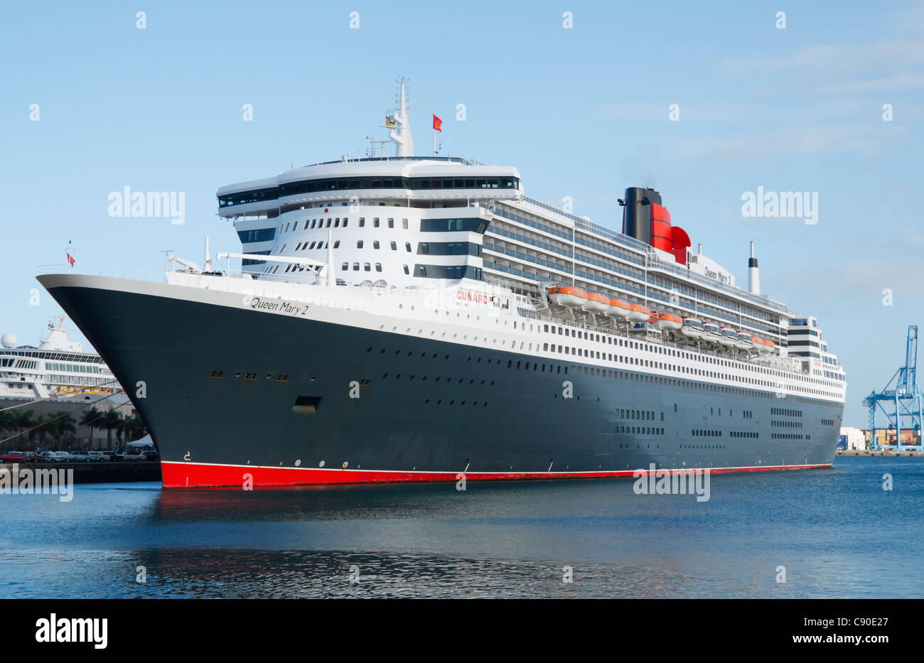 Queen Mary 2 cruise ship in Las Palmas on Gran Canaria, Canary Islands ...