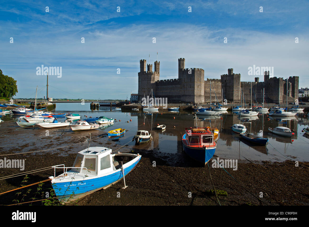 Caernarfon Castle and harbour, Caernarfon, Gwynedd, Wales, UK Stock ...