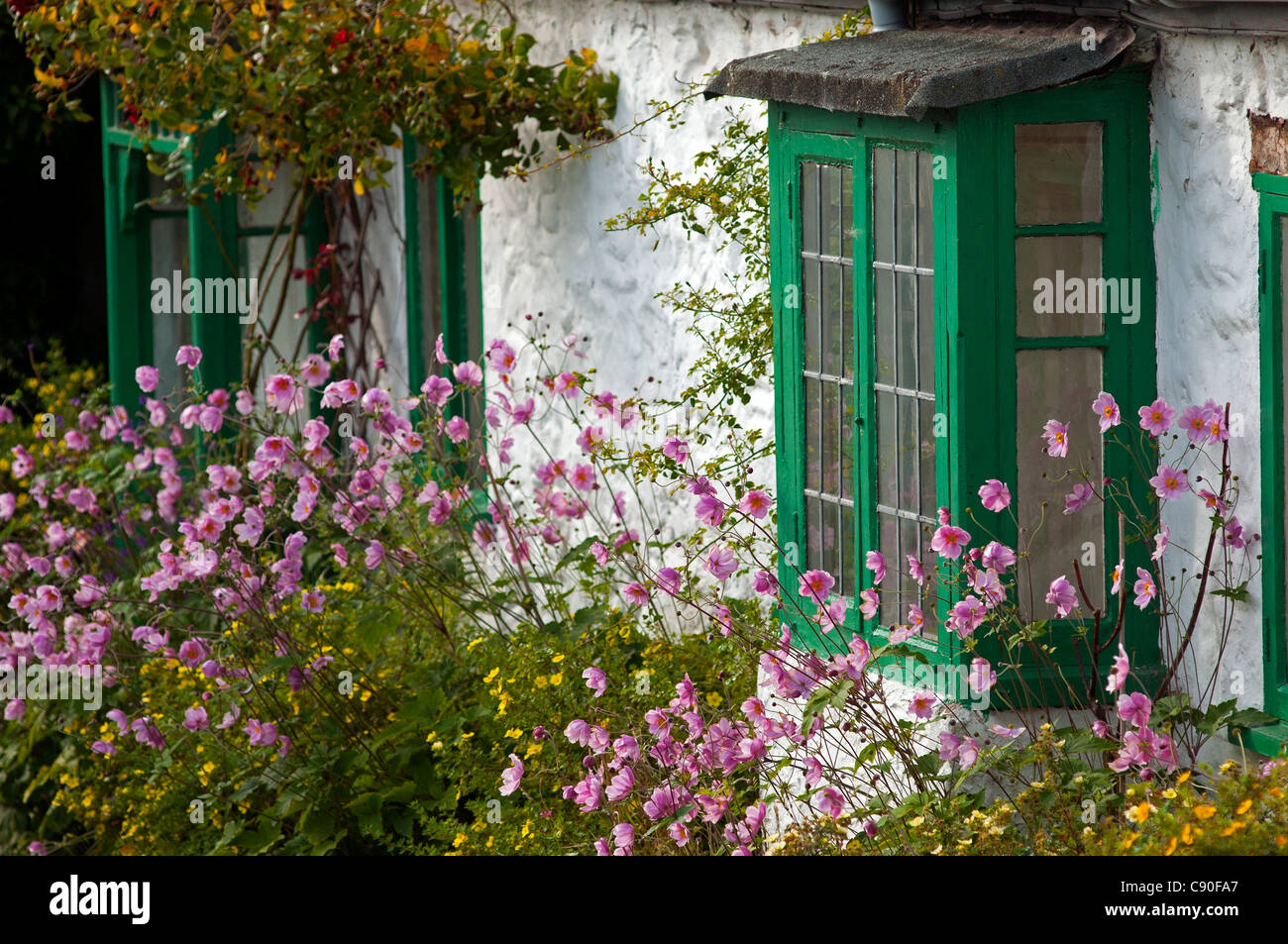 Rowen village hi-res stock photography and images - Alamy