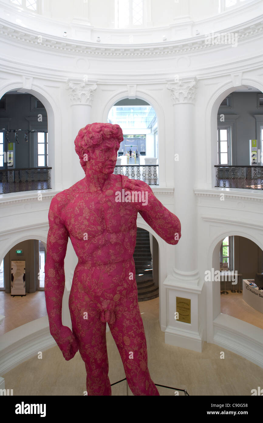 National Museum of Singapore: Rotunda Dome & exhibit Stock Photo - Alamy