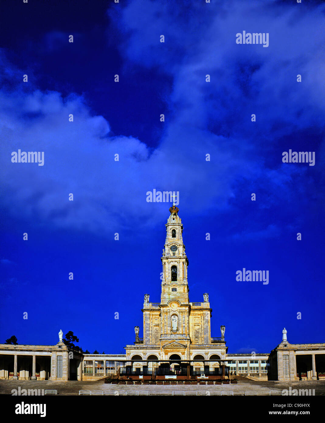 Fatima shrine portugal hi-res stock photography and images - Alamy