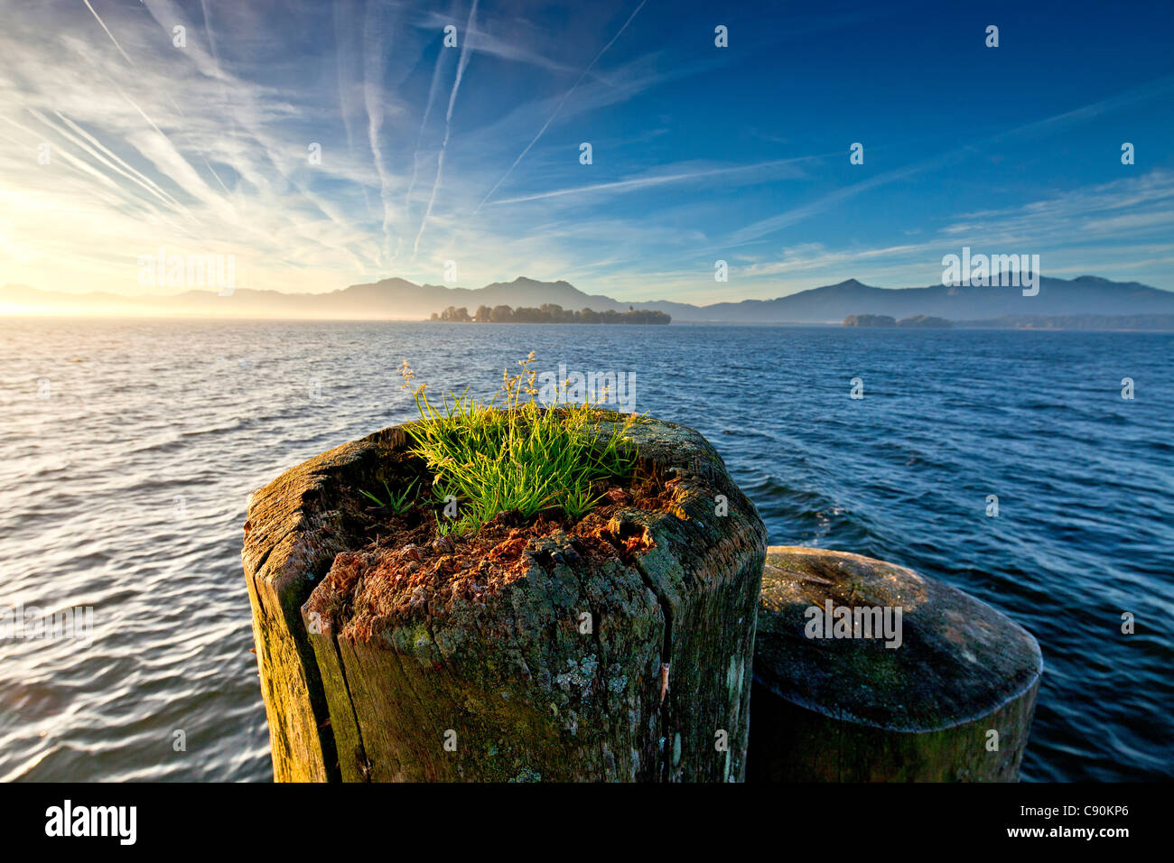 Morning mood in Gstadt with a view on Fraueninsel, Chiemsee, Chiemgau ...