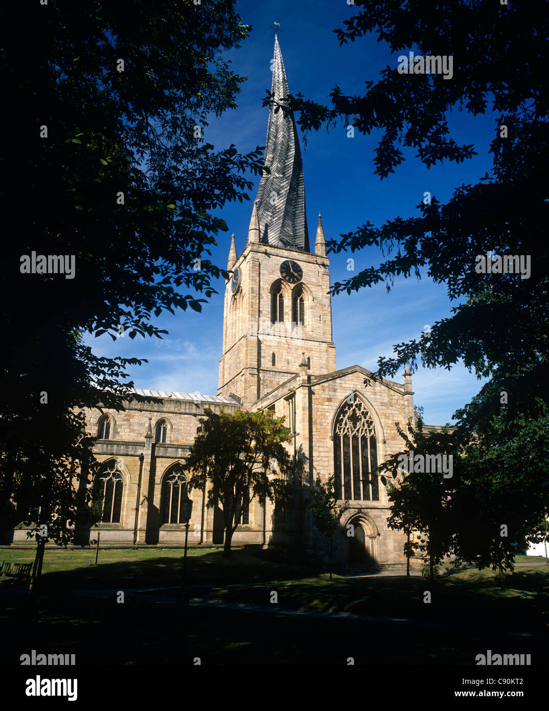 Chesterfield church bent crooked spire hi-res stock photography and ...