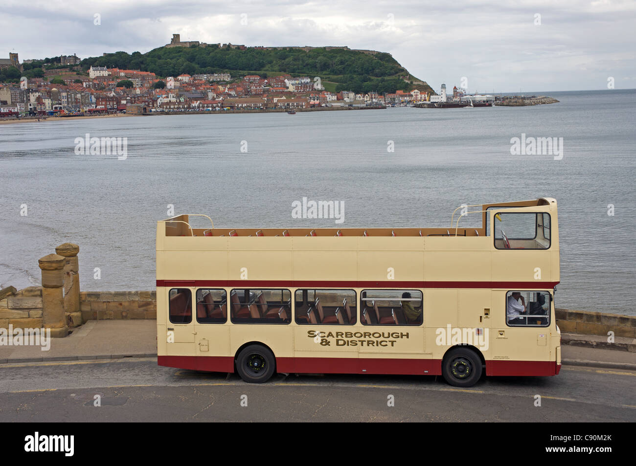 Scarborough bus hi-res stock photography and images - Alamy