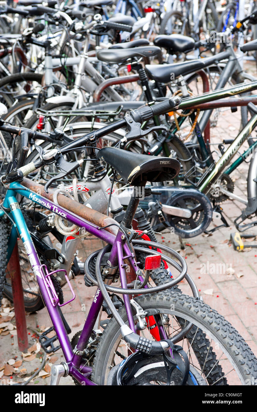 Parked cycles hi-res stock photography and images - Alamy