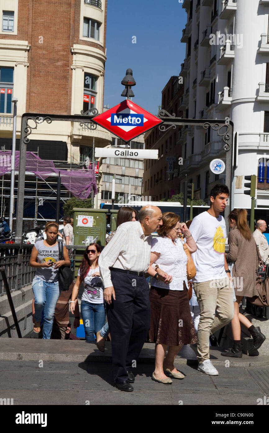 Madrid Metro Callao station People Spain Stock Photo - Alamy