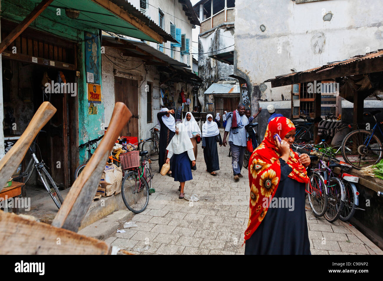 Muslim women at Darajani Market, Stonetown, Zanzibar City, Zanzibar ...