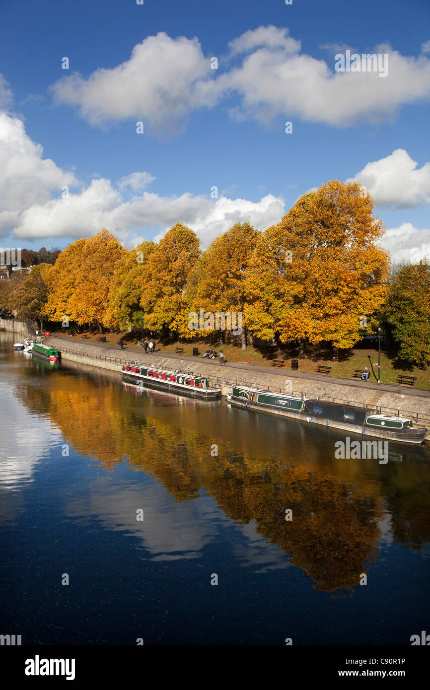 Riverside Walk with autumn colours at Bath England UK Stock Photo - Alamy