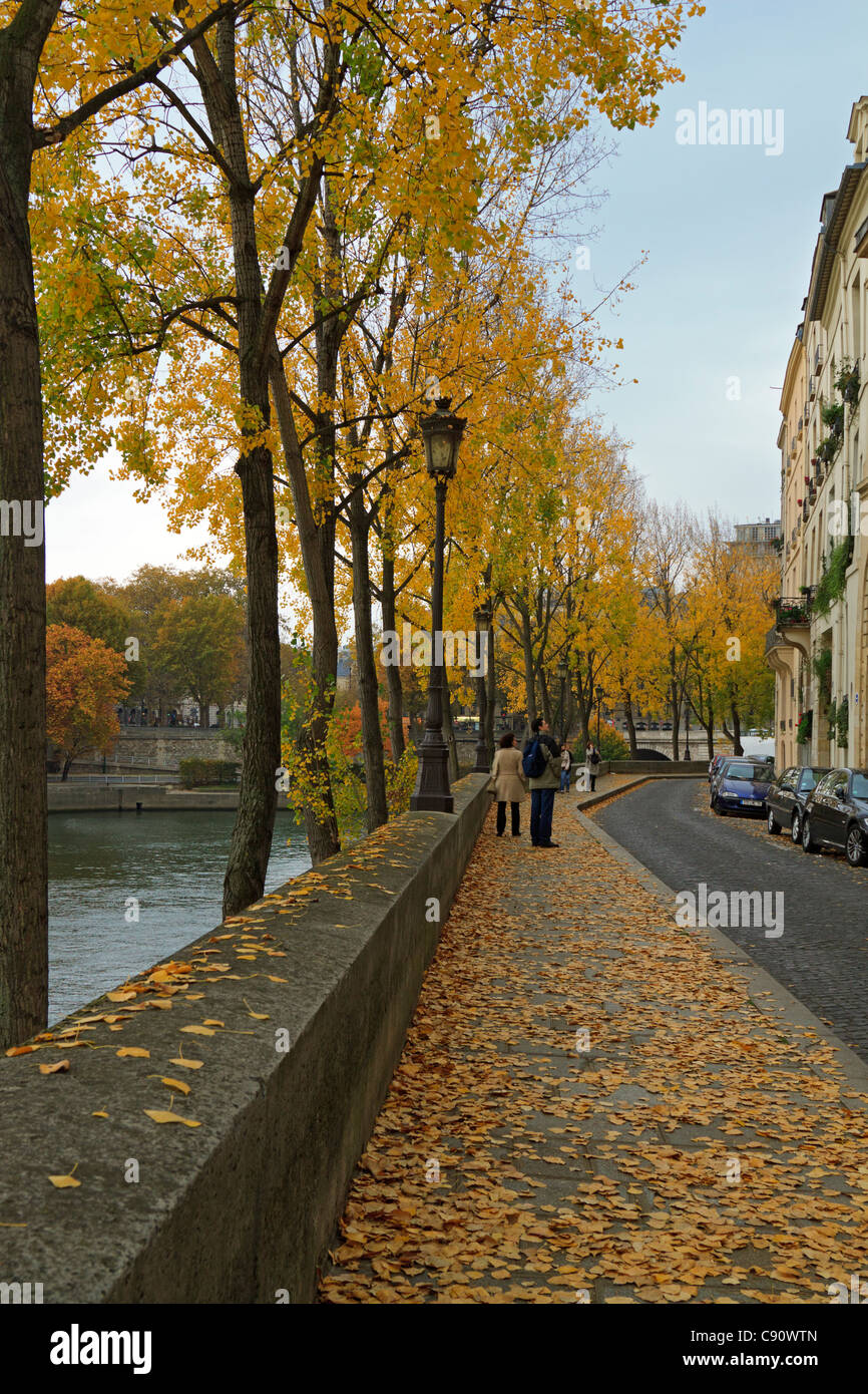 Autumn in Paris, Ile St Louis Stock Photo - Alamy