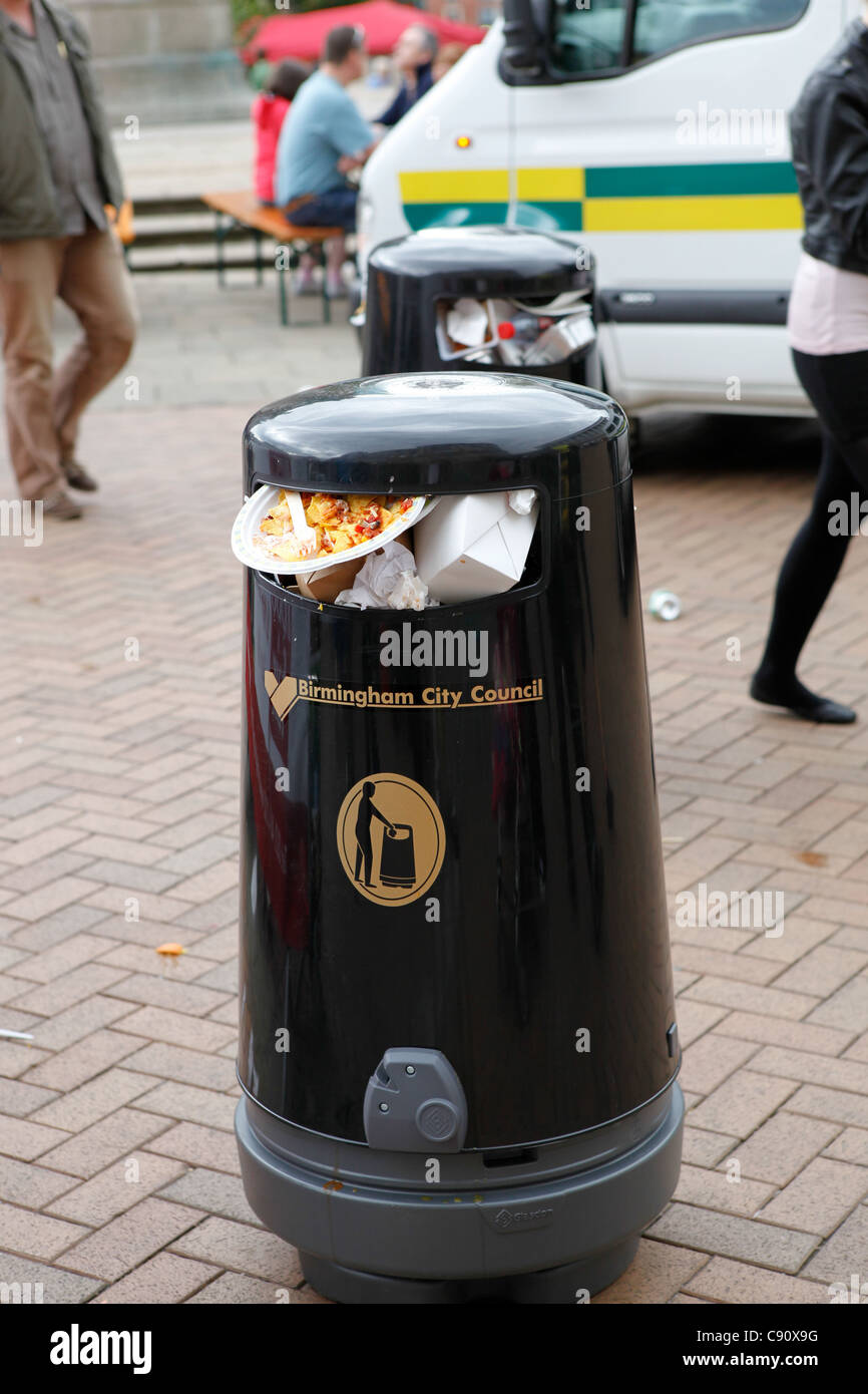 Litter bins overflowing with fast food packaging in Birmingham city ...