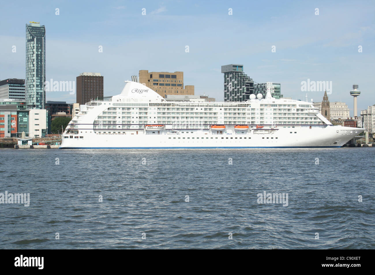 Large boats hi-res stock photography and images - Alamy