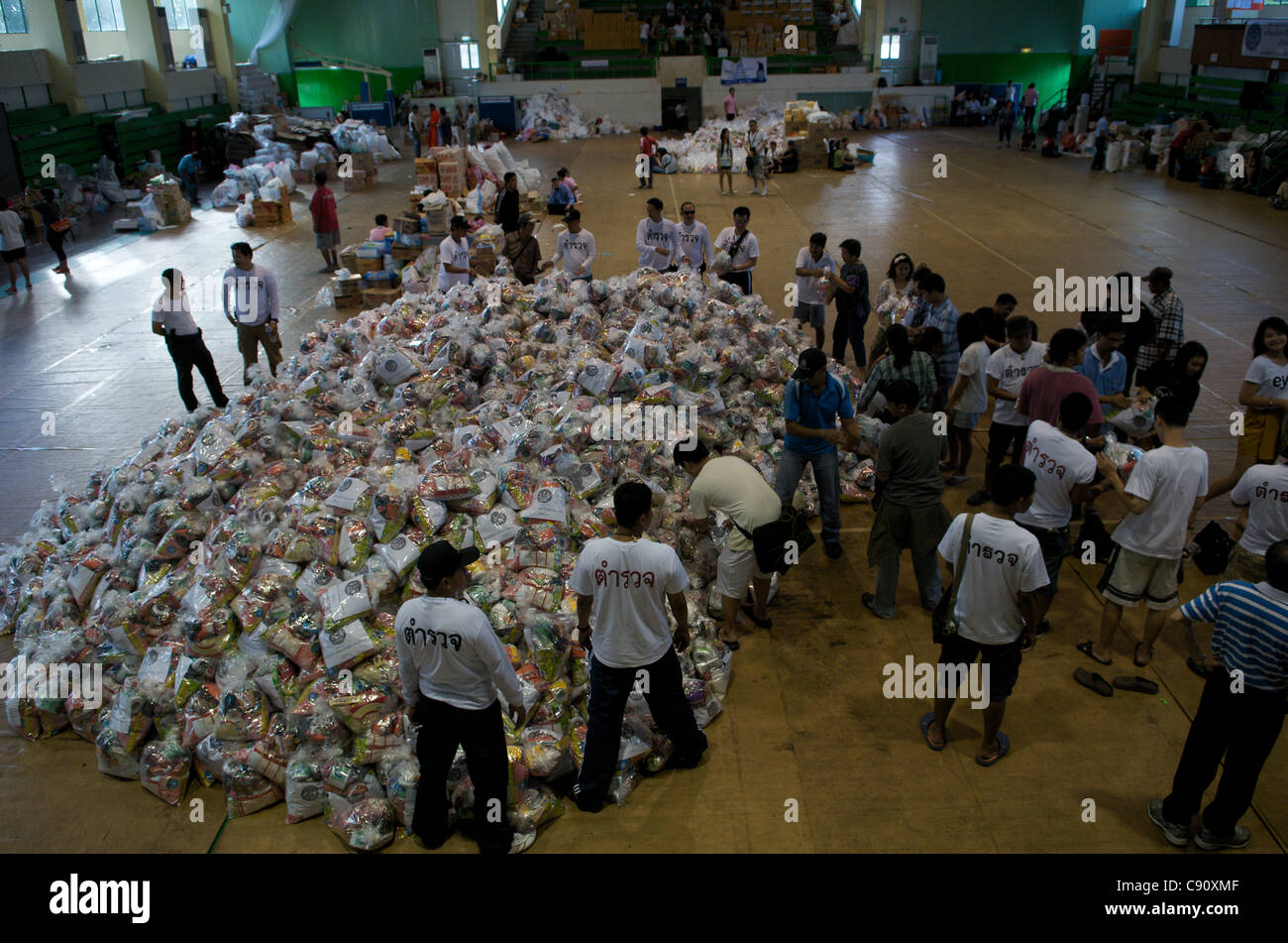 Human chain rescue hi-res stock photography and images - Alamy