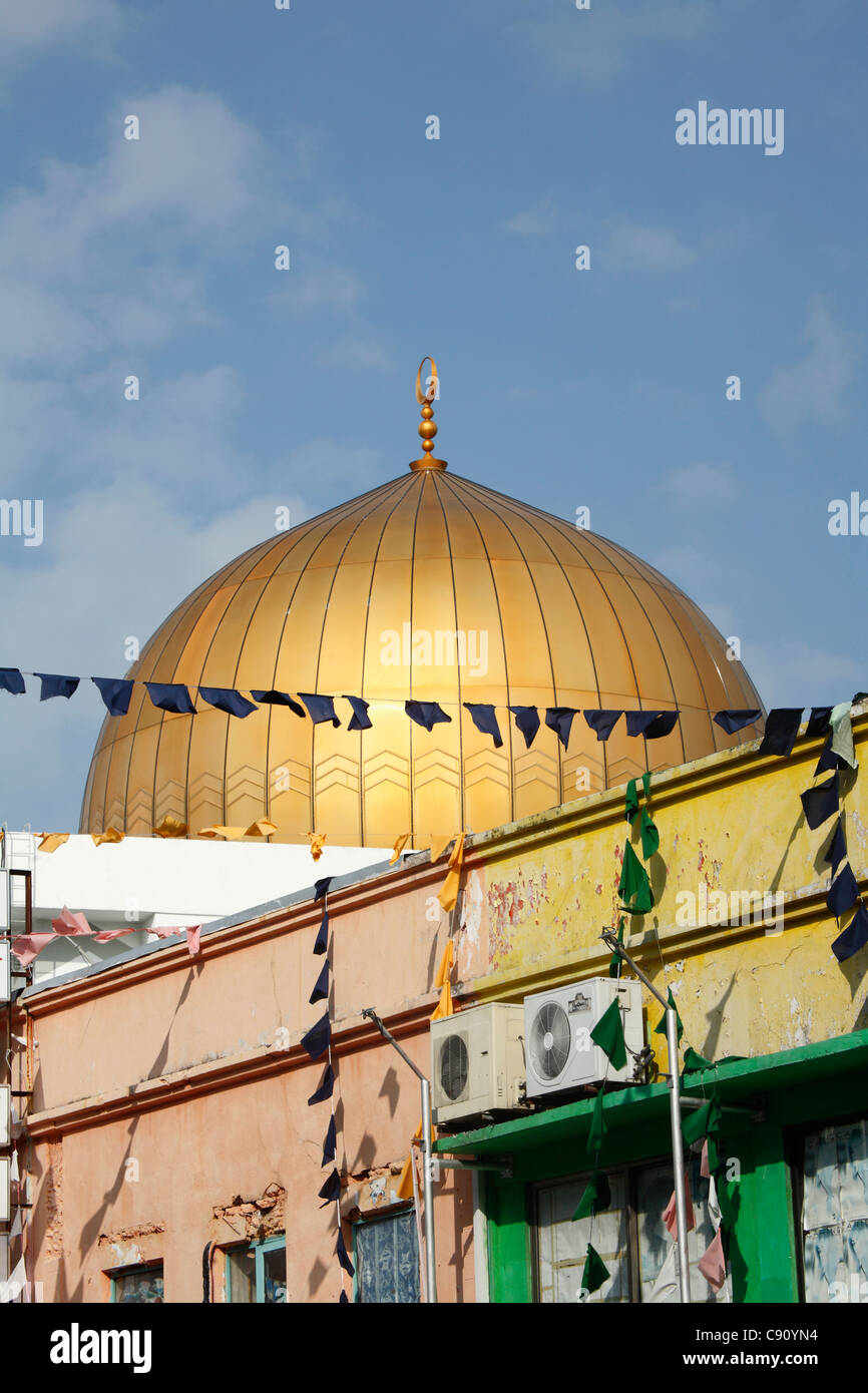 The golden roof of the mosque hi-res stock photography and images - Alamy