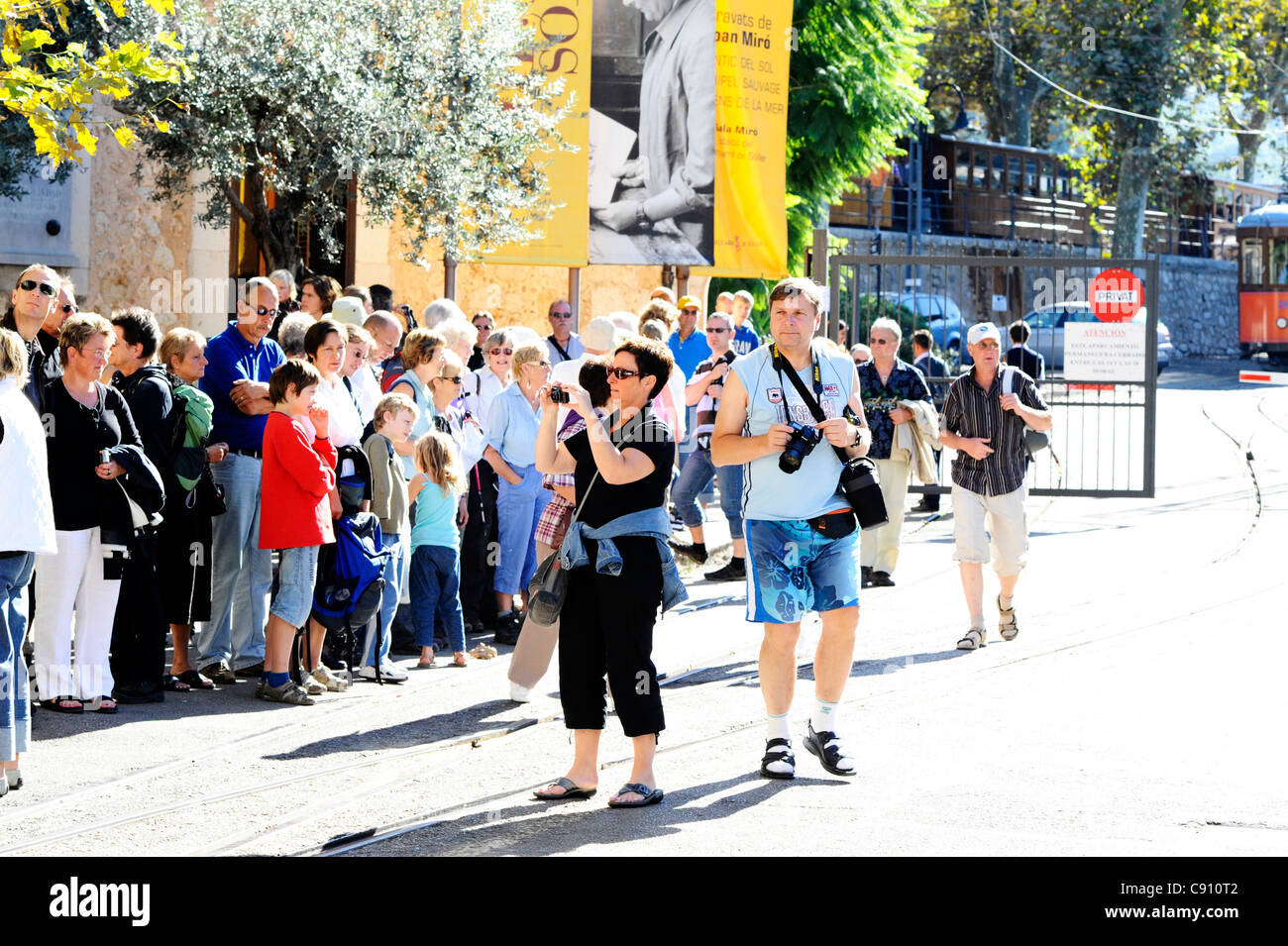 Mallorca photo photographs majorca spain crowd of people andym hi-res ...