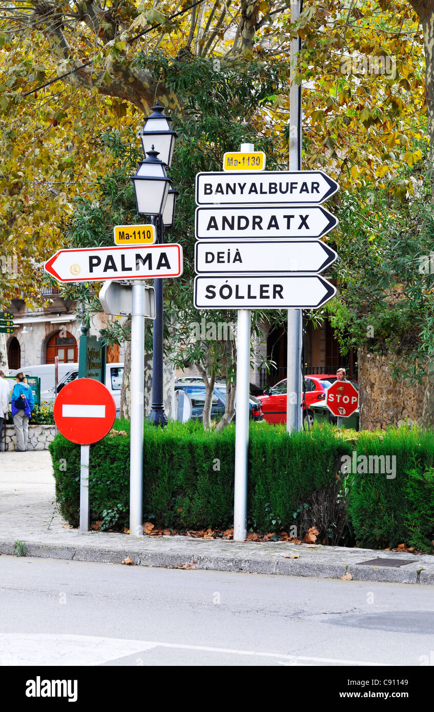 Spanish Road Signs High Resolution Stock Photography and Images - Alamy