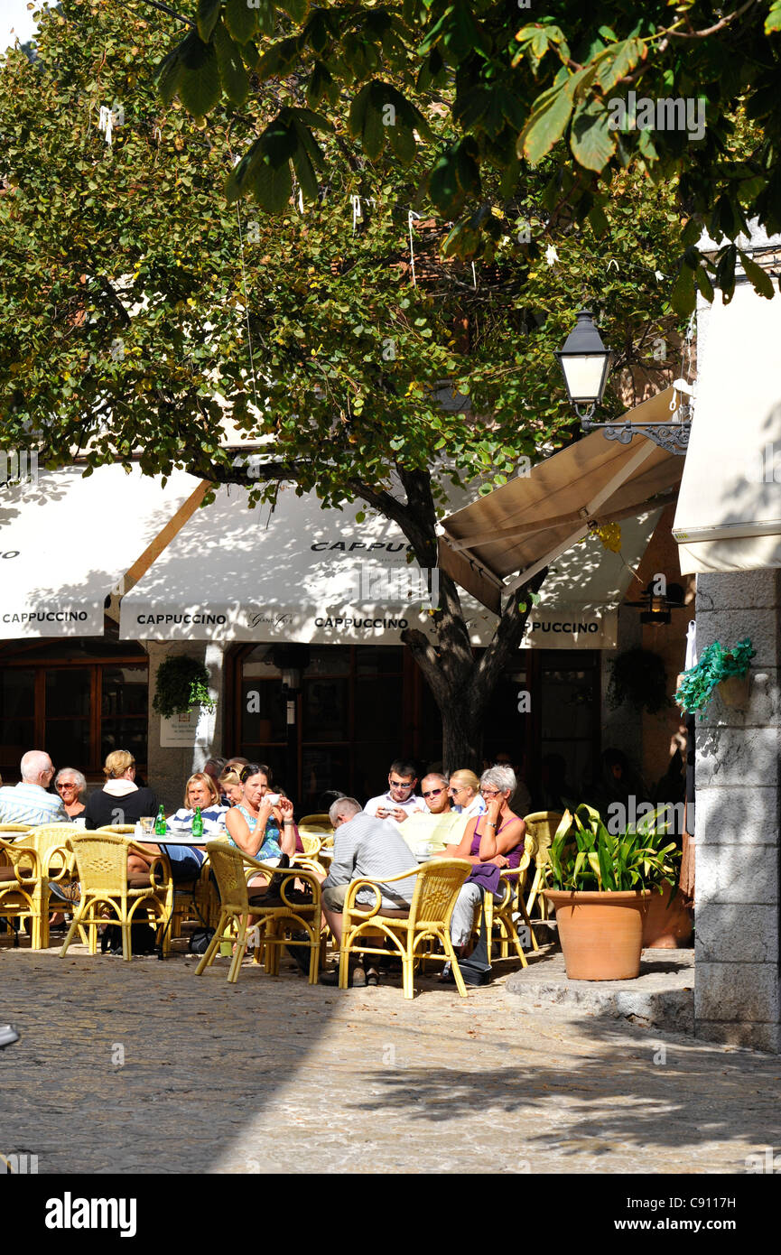 People dining outside of a cafe in Valldemossa, Mallorca Stock Photo ...