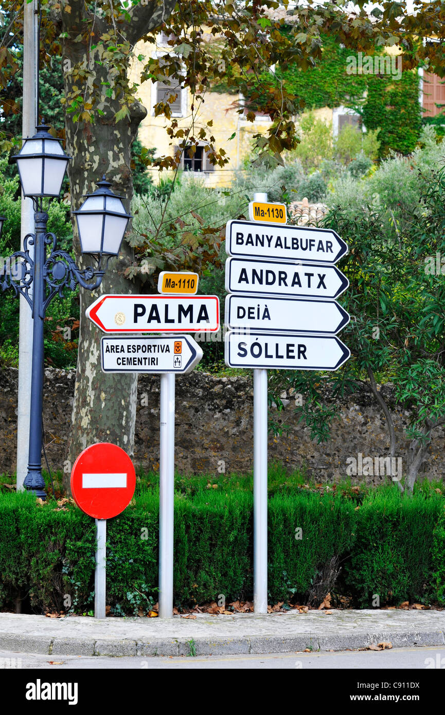 Road signs in Valldemossa, Mallorca Stock Photo - Alamy