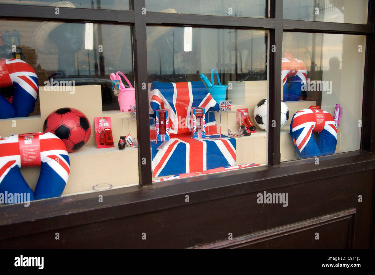 Union Jack gifts in Blackpool shop window Stock Photo - Alamy