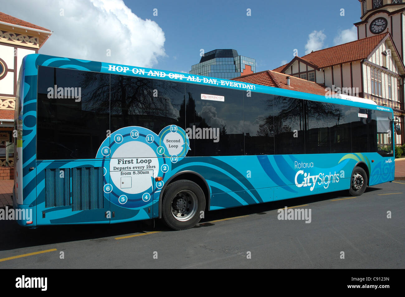 Hoho bus hi-res stock photography and images - Alamy
