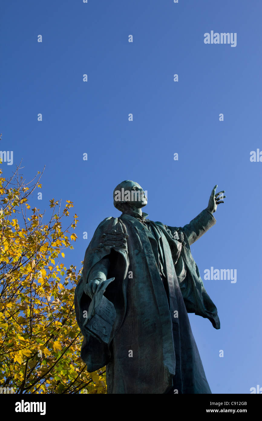 Statue of Thomas Edward Ellis (16 February 1859 – 5 April 1899), Bala ...