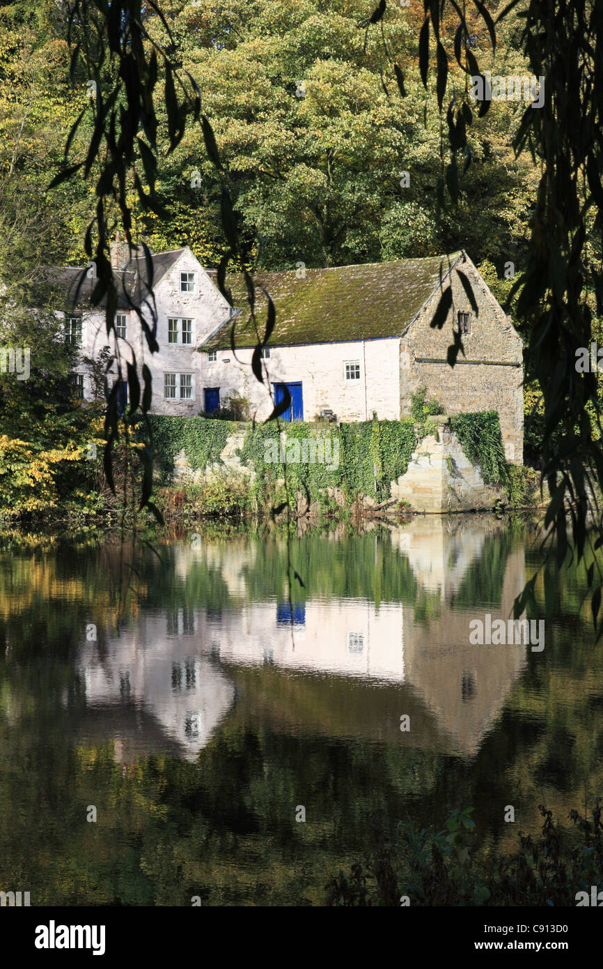 Old english water mill hi-res stock photography and images - Alamy