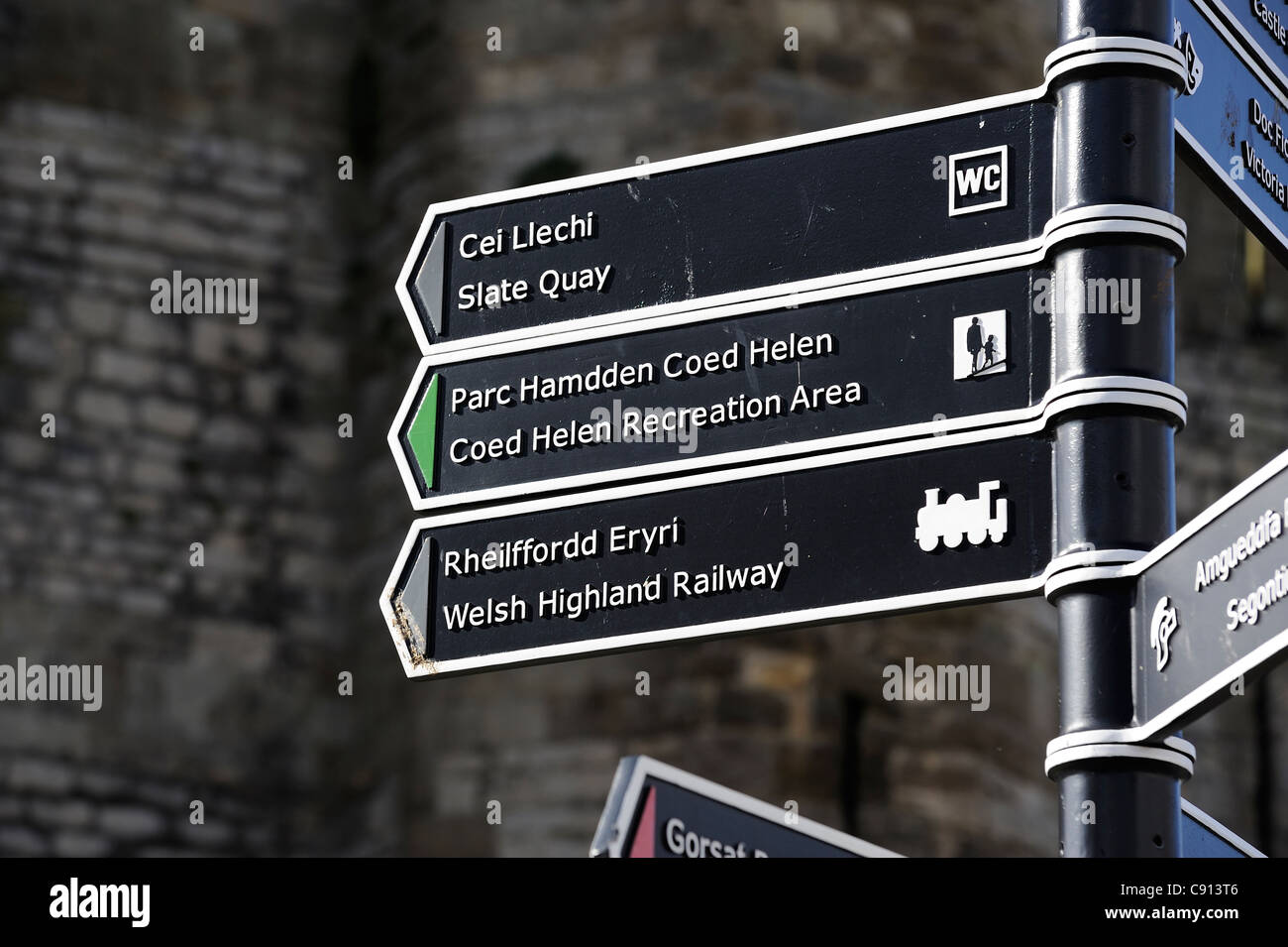 Tourist directional signs hi-res stock photography and images - Alamy