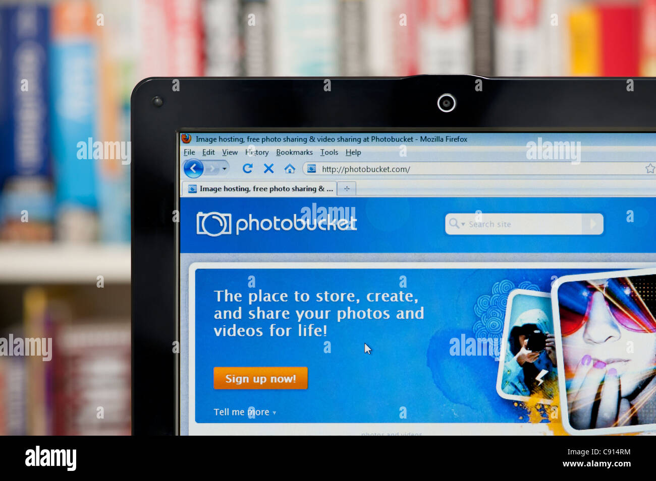 Photobucket website hi-res stock photography and images - Alamy