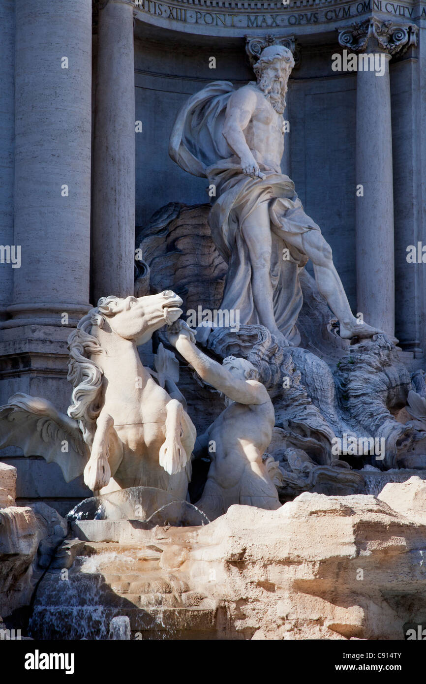 Statue of neptune hi-res stock photography and images - Alamy