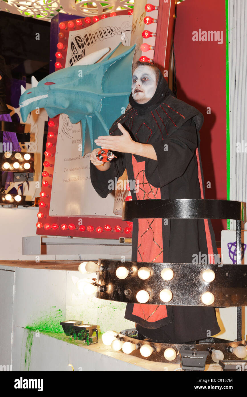 Masters of magic hi-res stock photography and images - Alamy