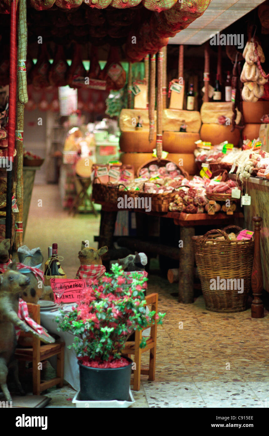 Italian food culture and food identity is maintained by the way in ...