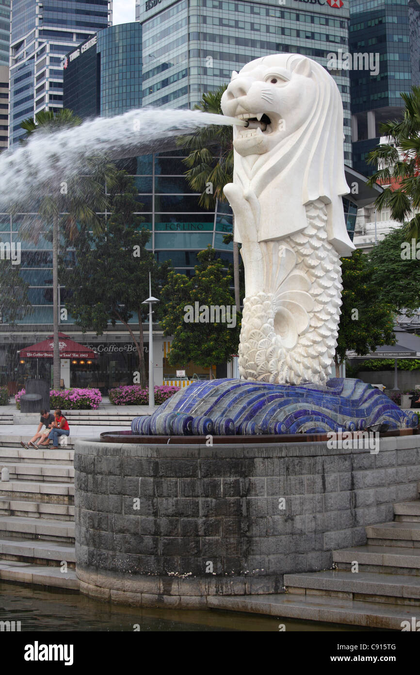 The Merlion fountain at Marina Bay, Singapore Stock Photo - Alamy