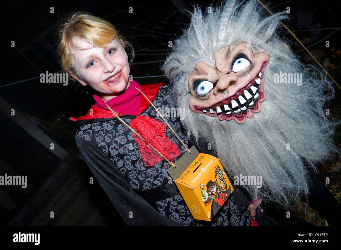 Halloween Canada , trick and treat visits, this child is also ...