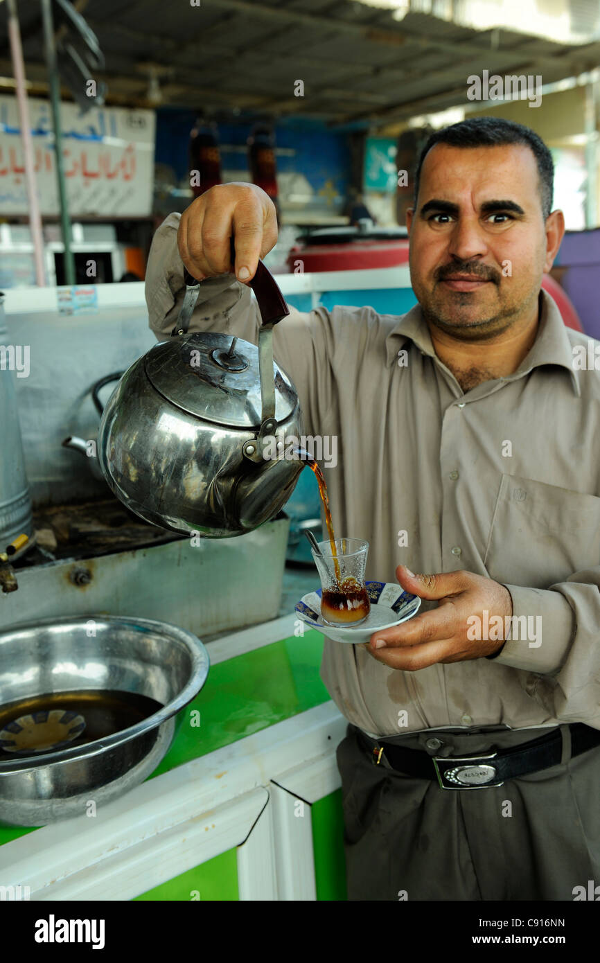 Iraq, Roadside teahouse Stock Photo - Alamy