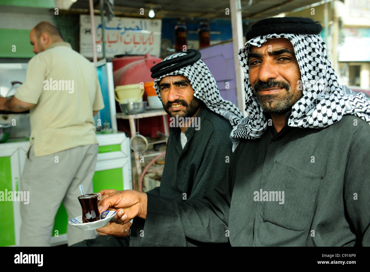 Iraq, Roadside teahouse Stock Photo - Alamy